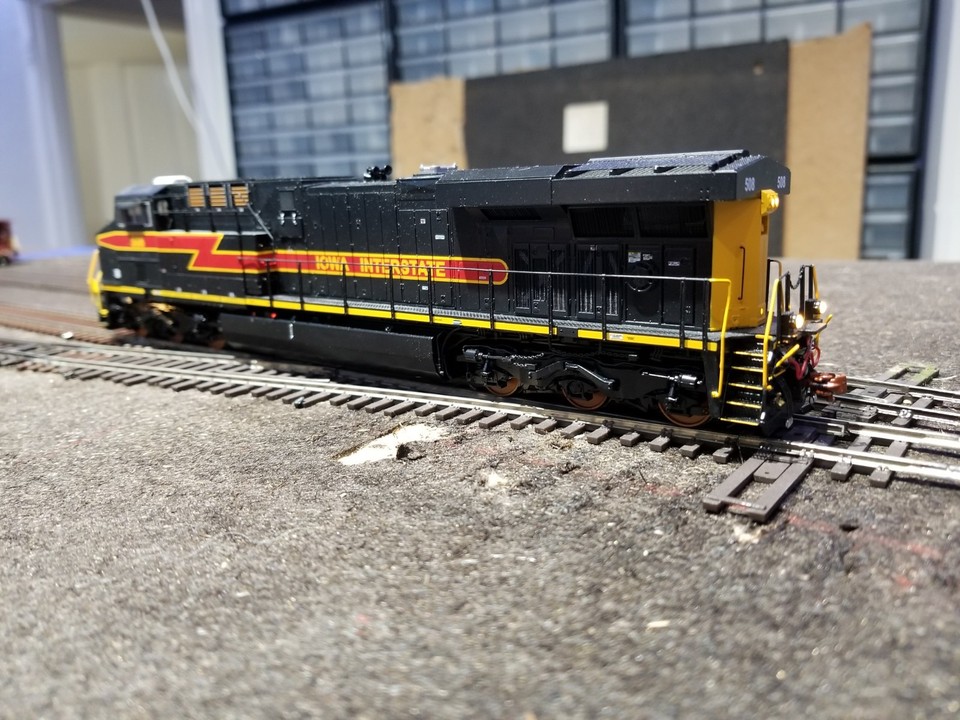 Scaletrains ES44AC Iowa Interstate Dcc/sound SXT33606 #508 | eBay