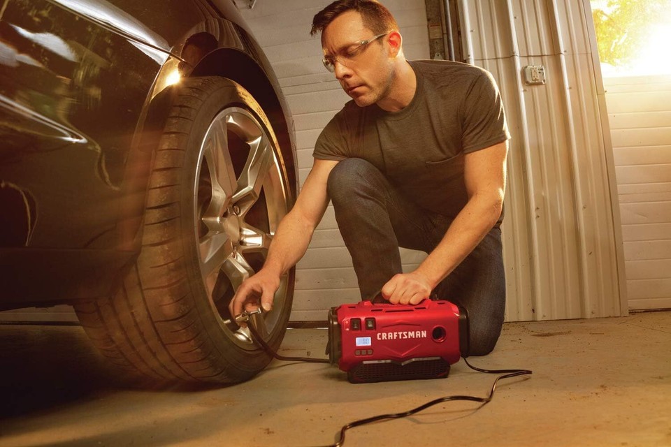 CRAFTSMAN V20 Tire Inflator Portable Air Compressor 3 Modes: Cordless ...