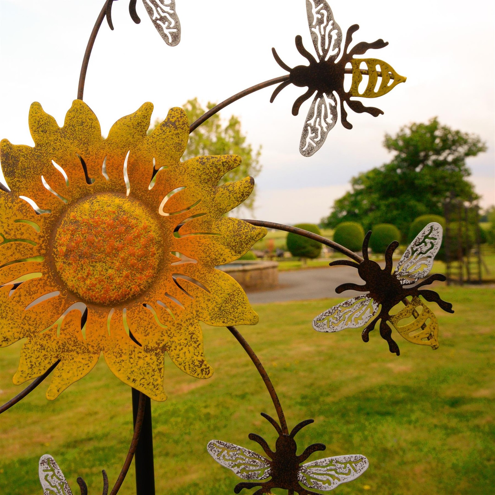 Bumble Bee and Sunflower Garden Spinner Spike Outdoor Ornament | eBay UK