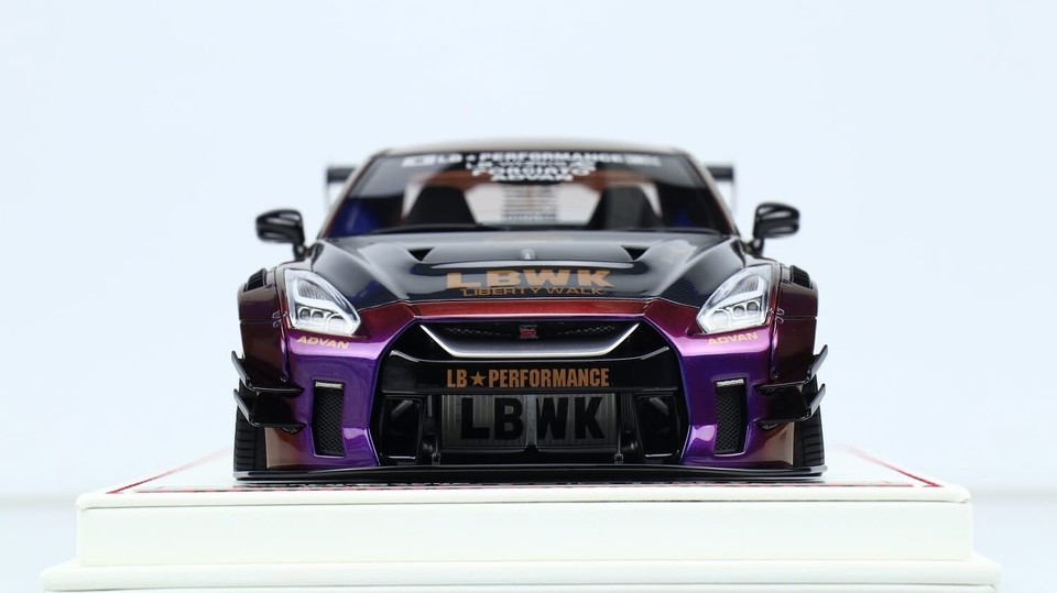 Nissan R35 GTR Type 2 LBWK (Chameleon Purple) [Davis & Giovanni] 1/18 ...
