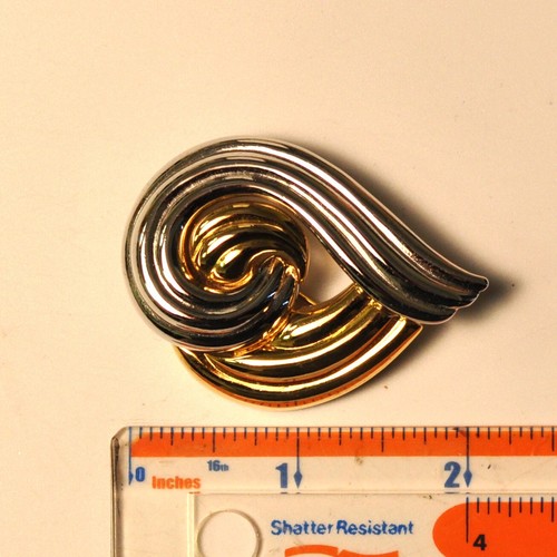 VINTAGE SIGNED MONET GOLD & SILVER TONE HEART PIN / BROOCH | eBay