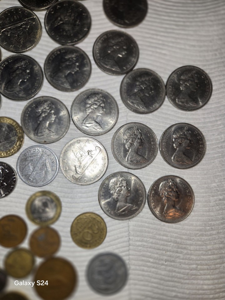 INTERNATIONAL COIN LOT EUROS POUNDS LIRA FRENCH FRANCS MORE SEE DESC ...