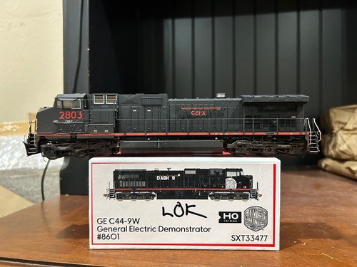 HO Scale Scaletrains Custom CEFX Dash 9-44CW diesel locomotive 2803 | eBay
