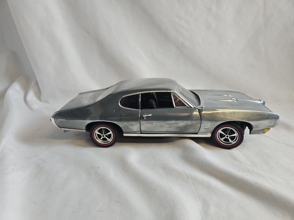 American Muscle 1968 Pontiac GTO 1/18 Silver #NC3 | eBay