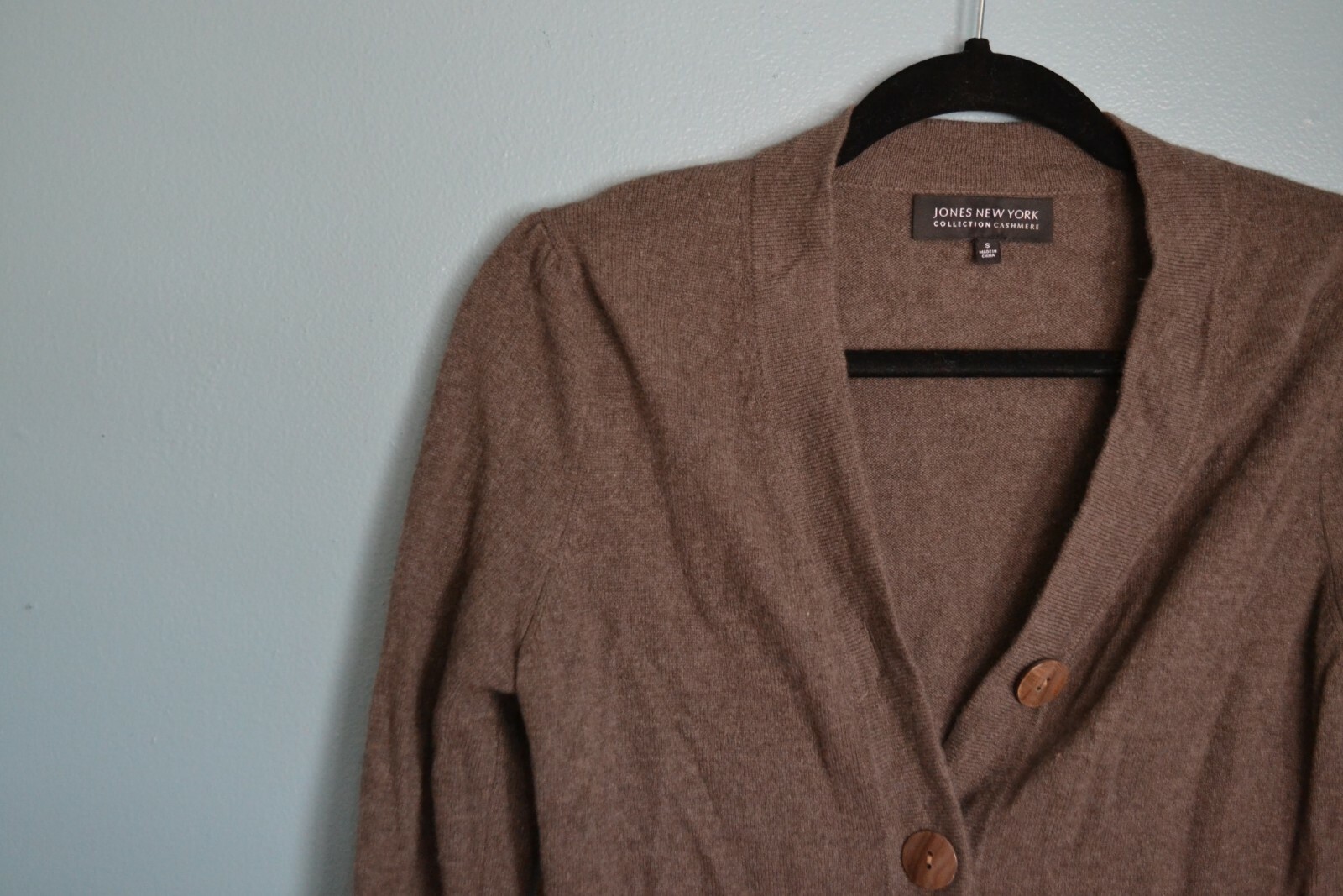 100% Cashmere Cardigan Jones New York size Small - Gem