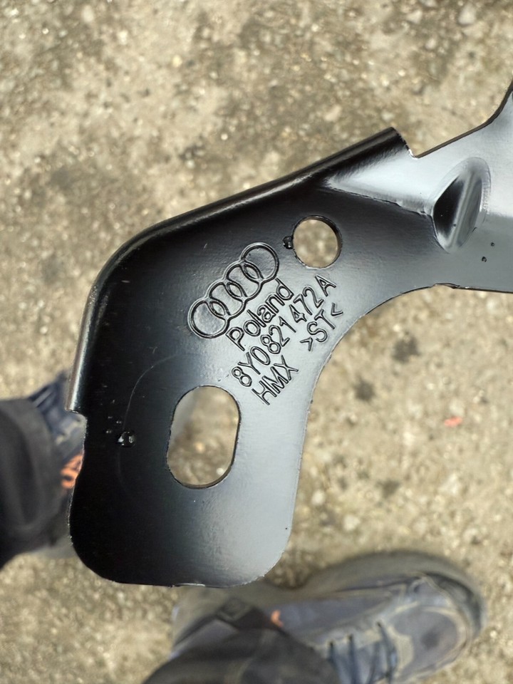 Strut Holder Fender Mount Front Right Audi A3 Sportback 8Y 8Y0821472A ...