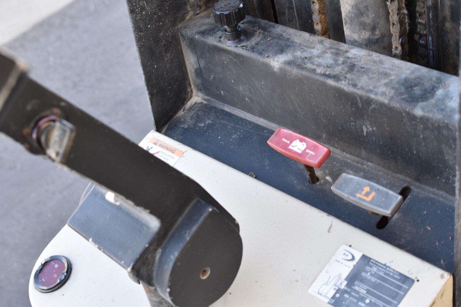 Crown 20MT Electric Walkie Straddle Stacker pallet jack | eBay