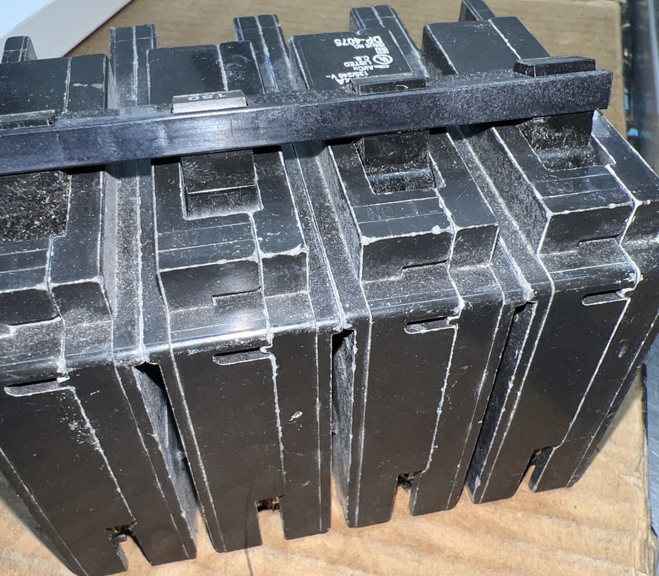 Square D HOM2150 150A 2 Pole 120/240V 50/60Hz Circuit Breaker brand new ...