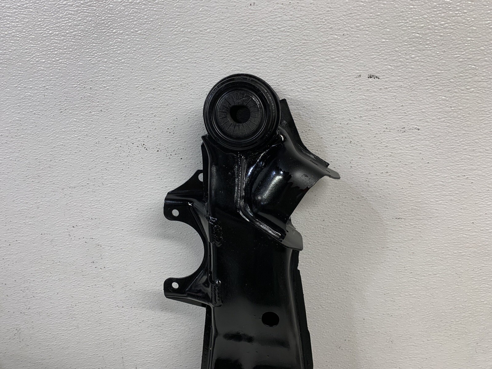 1998-2005 VW Passat VR6 A/T front crossmember suspension support cradle ...