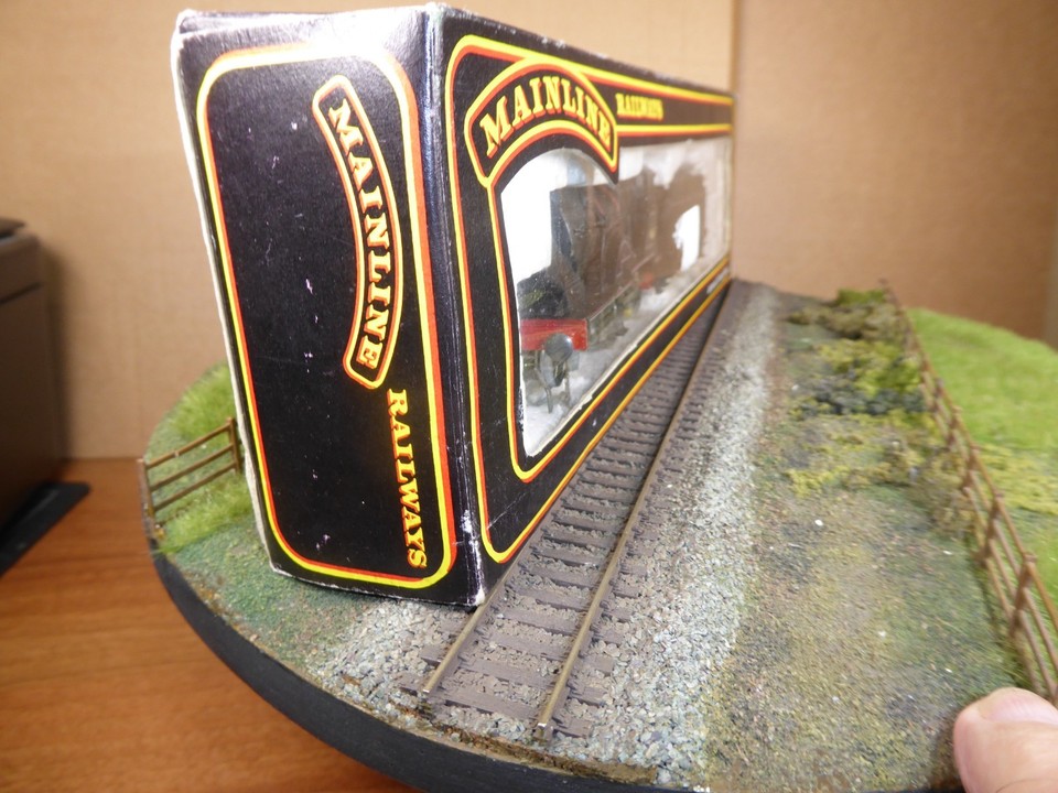 Mainline 00 Gauge BR Fowler Class 2P 4-4-0 Steam Loco/Tender no 40663 ...