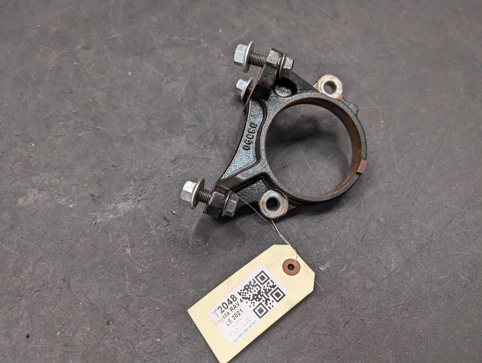 Front Right Axle Shaft Bracket 2021 Toyota RAV4 43457-06090 2019 2020 ...