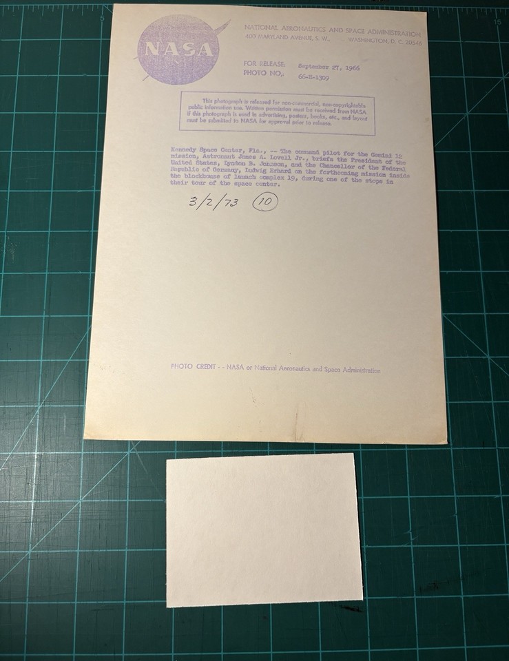 James Lovell Cut Signature & NASA Press Release Photo Apollo 13 Gemini ...