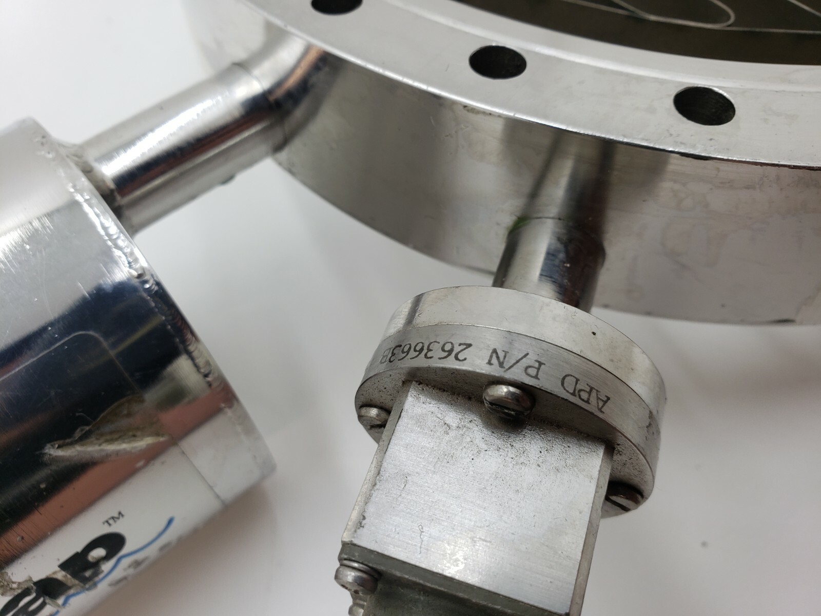 APD Cryogenics AquaTrap Cryotiger Cold End T2104-01-08C-30 Vacuum ...