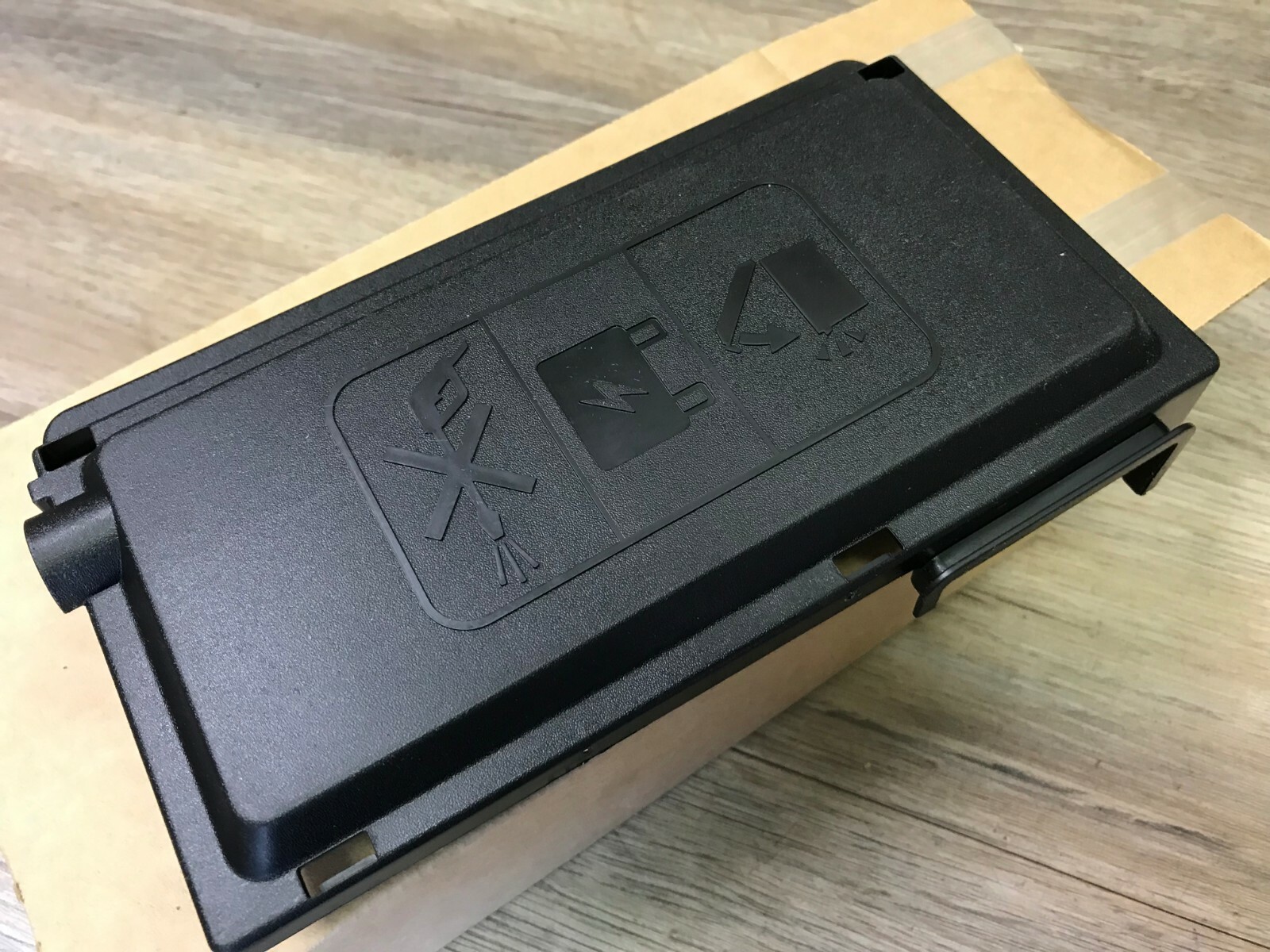 2015-2017 SILVERADO SIERRA HD TRUCK NOS GM BATTERY FUSE BLOCK COVER ...