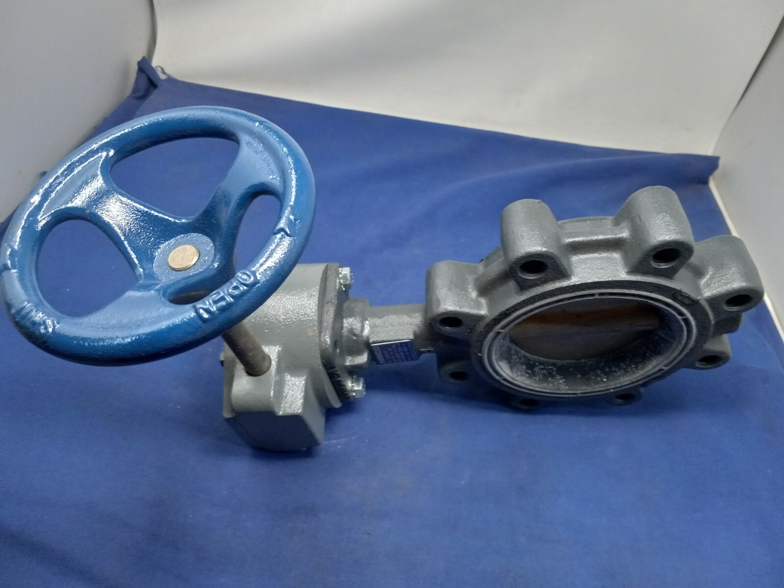 Nibco Ld2000 2 1 Butterfly Valve W leverlock Handle Disc Albz Stem Ss ...