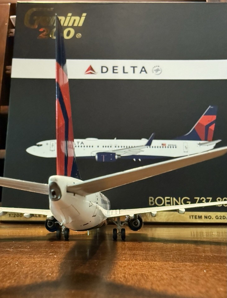 Delta Airlines 737-800 GeminiJets 1:200 Scale Diecast Model | eBay