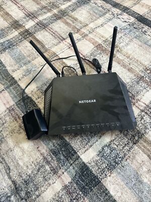 NETGEAR Nighthawk AC1750 R6700v2 Smart WiFi Router in good working ...