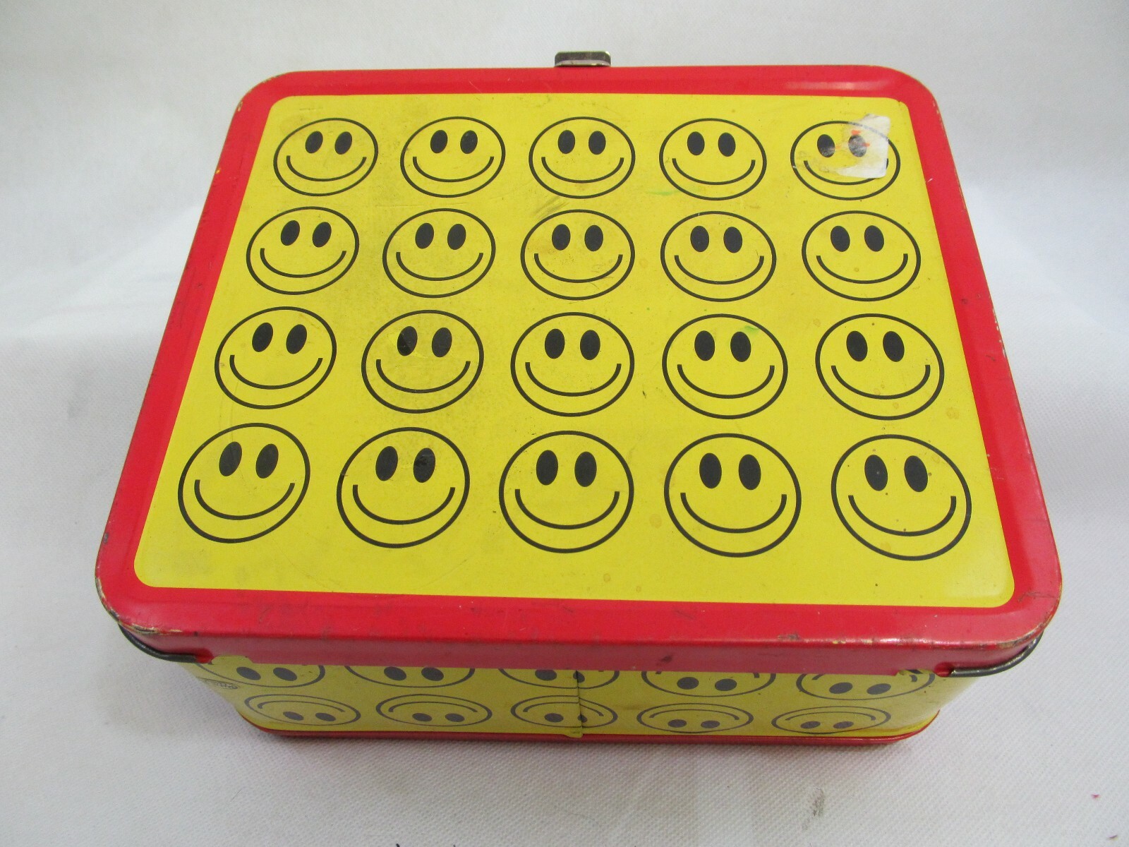 Metal Smiley Face Lunch Box TM & Brainiaks Inc Van Nuys CA 91405 Whiz!G ...
