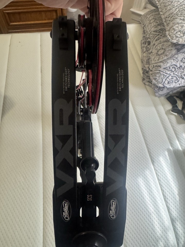 Mathews VXR 28 Right-Handed 70lb Draw HHA Optimizer Sight W/ Stabilizer ...