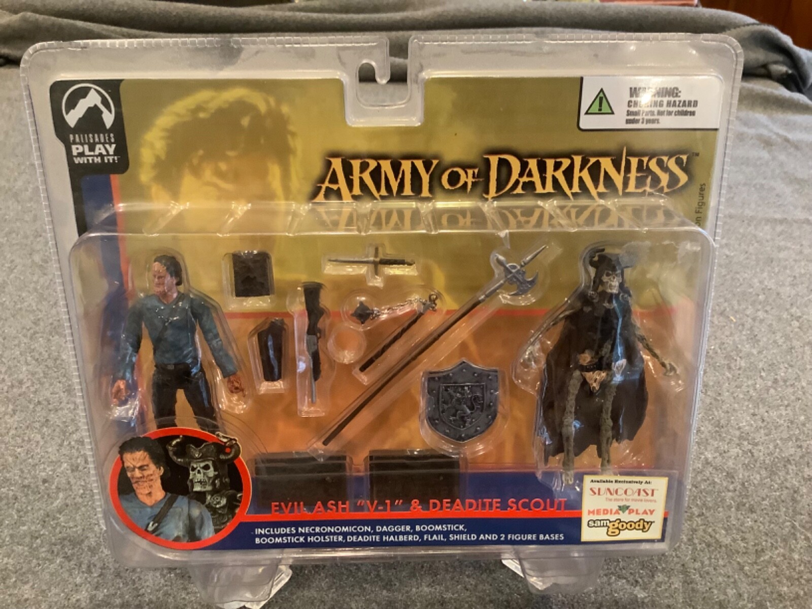 ARMY OF DARKNESS Evil Ash V-1 and Deadite Scout Action Figures by ...