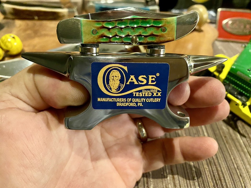 Case XX USA Double Horn Anvil Knife Display With Magnets 4.5 Long 1 Lb ...