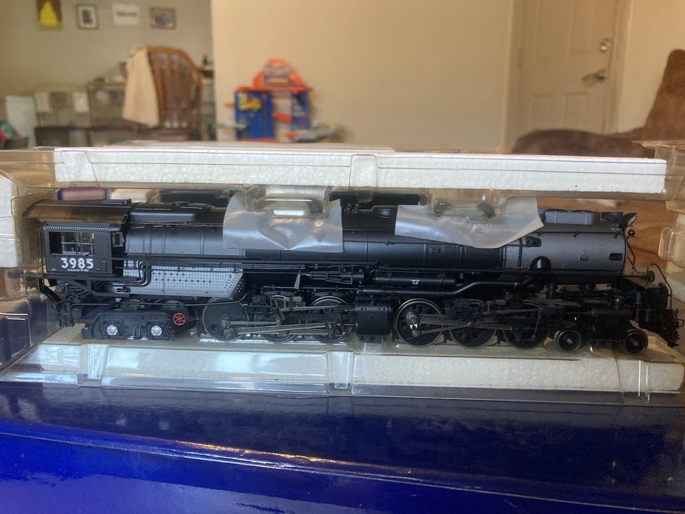 Athearn Genesis HO G9122 UP #3985 Challenger 4-6-6-4 & Tender Remote L ...