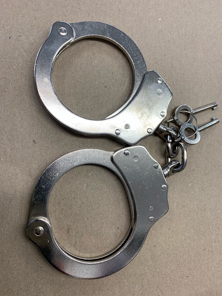 SILVER SOLID STEEL POLICE HANDCUFFS DOUBLE LOCKING, CHAIN Professional ...