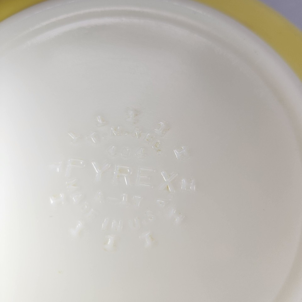 PYREX Primary Yellow #404 Mixing Bowl 4 Quart HTF Sunshine Stamp Vtg ...