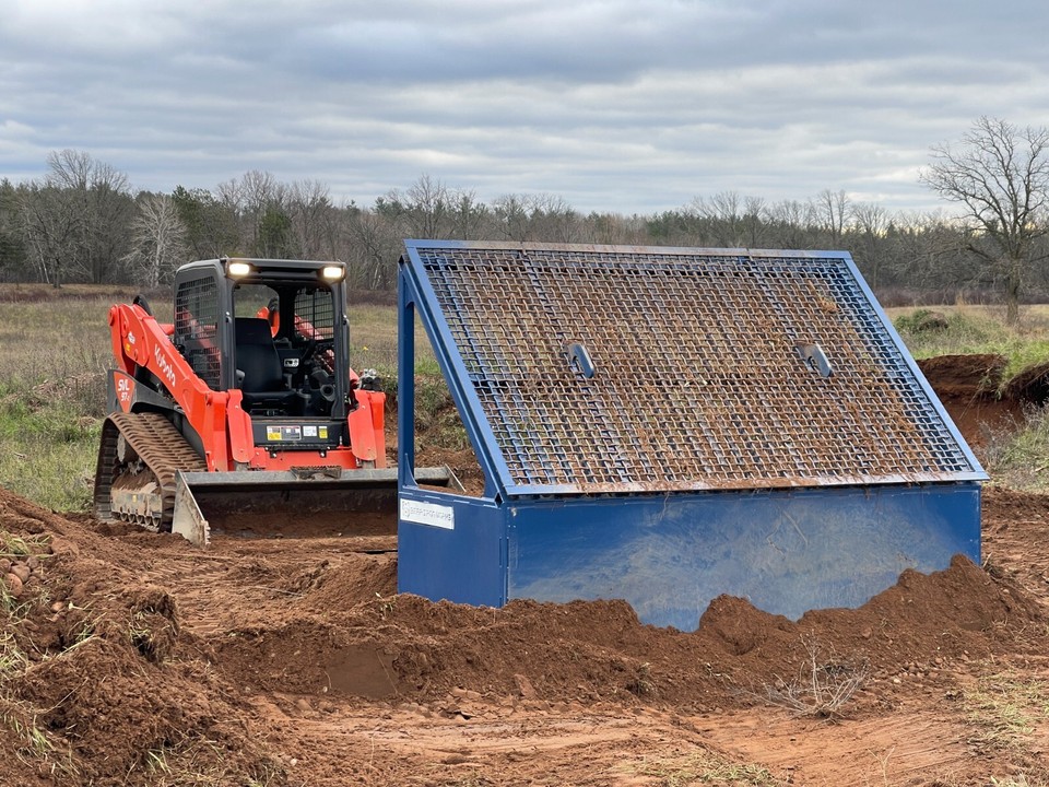 Bear Iron Works Rock Screen Grizzly gravel dirt sifter w/ removable ...