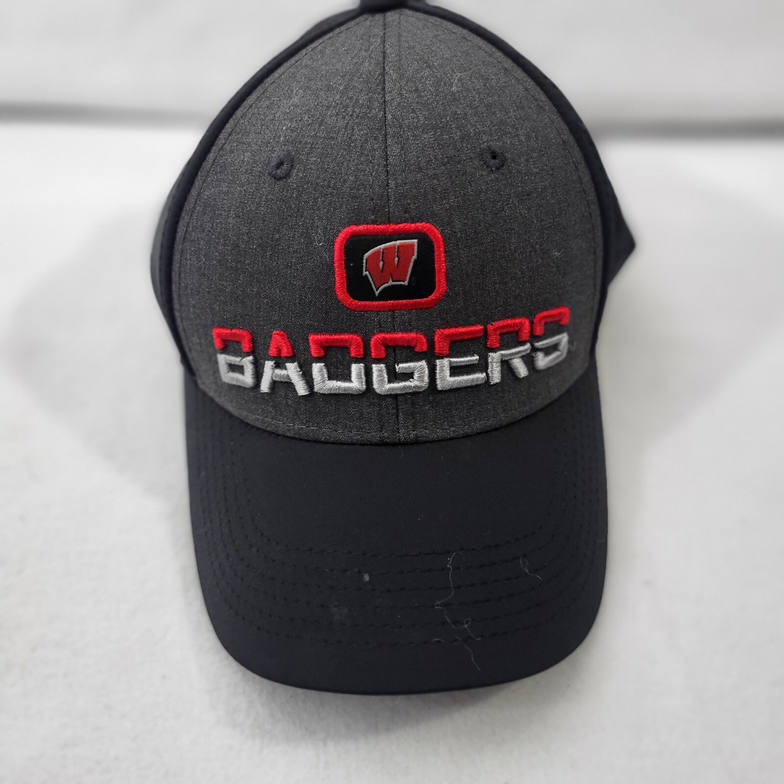 Wisconsin Badgers Hat Men Black Top of the World NCAA Strap Back Cap ...