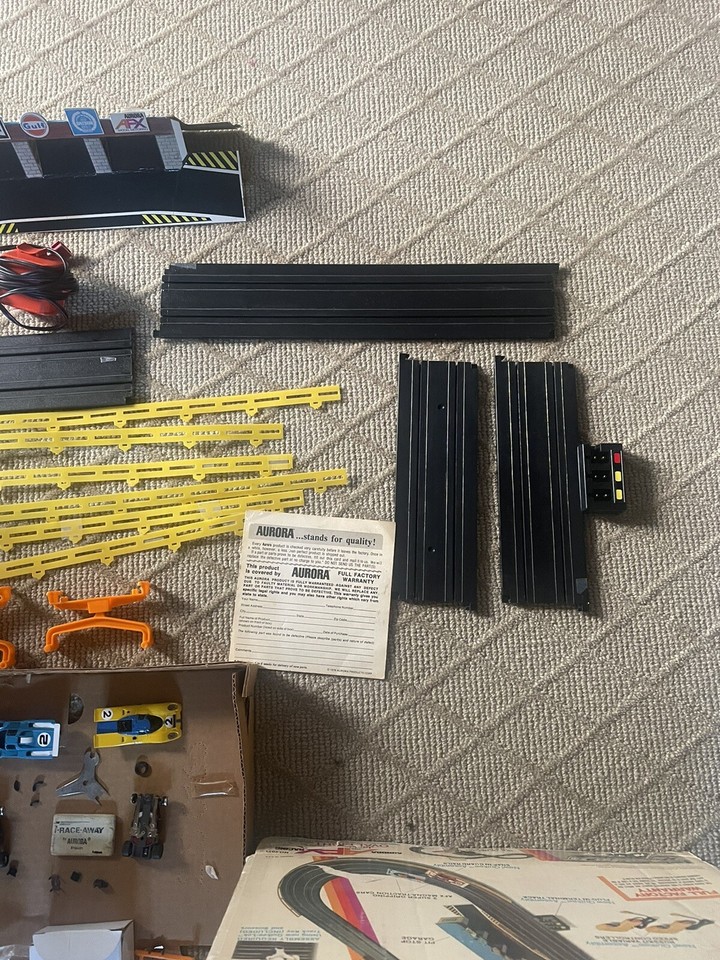 Aurora AFX Slot Car Race Track Set JACKIE STEWART Oval Eight Race Set ...