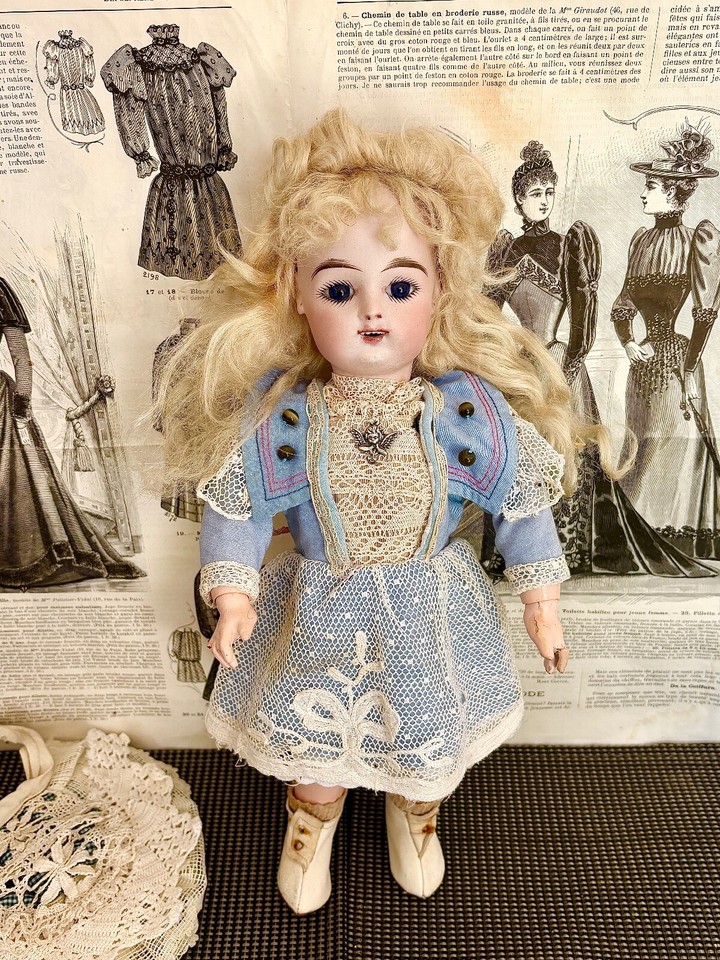 ANTIQUE small doll FG Francois Gaultier Bisque Head Doll. Size 32 Cm ...