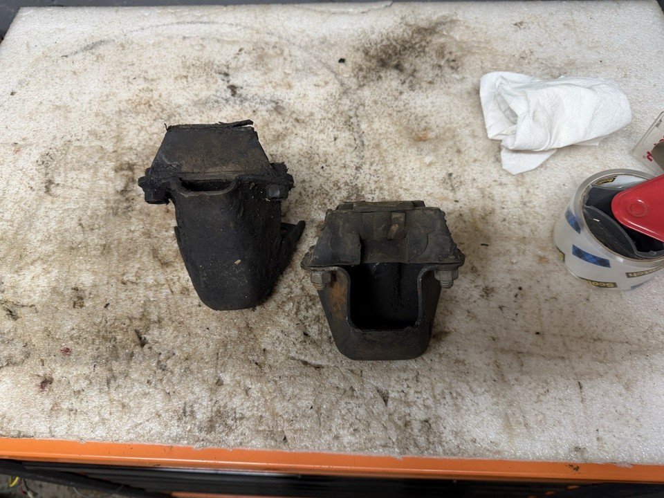 1963 1966 Chevrolet GMC Truck 230 250 292 Engine Mount Motor Inline 6 ...