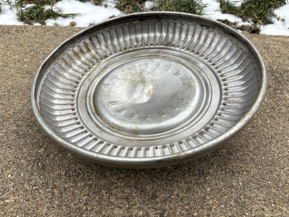 (1) 1967-1969 Mercury Cyclone, Cougar, Comet Hubcap, Dog Dish Hubcap ...