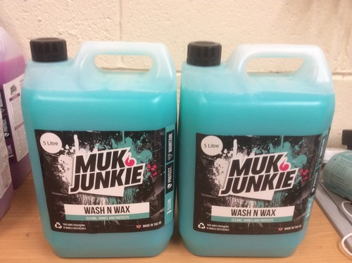 2 x 5 Litre Muk Junkie MX Wash n Wax Bodywork Shampoo for all Vehicles | eBay UK