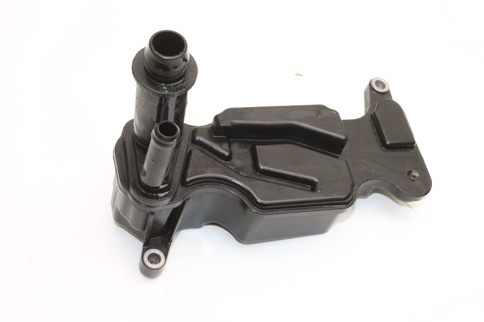 MERCEDES-BENZ CLA C117 Oil Separator Parts A2700105401 1.6 Petrol 90kw ...