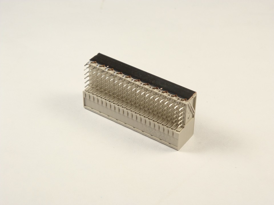 Lot of 2 352152-1 Tyco Z Pack Connector Right Angle PCB Mount 110 Gold ...