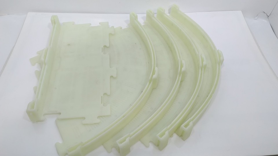 4 S1 and 1 S2 Kaotiks Race Track Parts | eBay