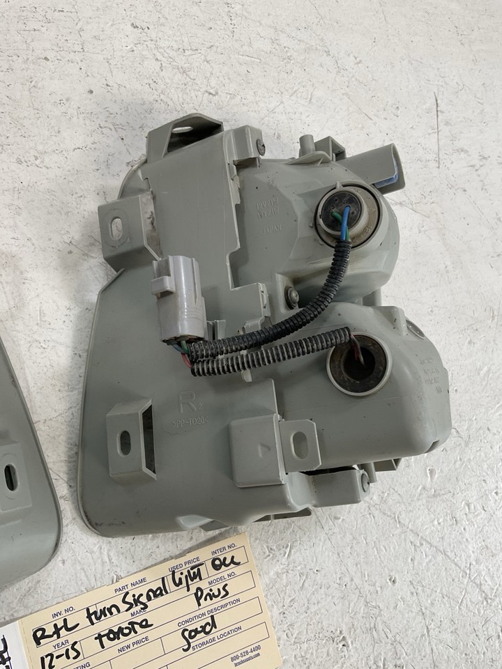 2012 2015 TOYOTA PRIUS LEFT & RIGHT SIDE TURN SIGNAL LIGHT PAIR OEM | eBay