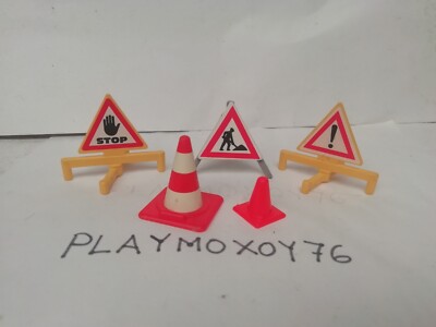 PLAYMOBIL. PLAYMOXOY76 STORE. LOT OF TRAFFIC SIGNS. | eBay