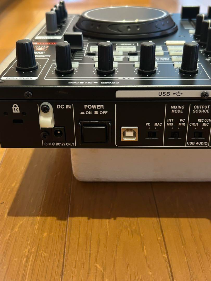 Denon DJ DN-MC6000 4 Channel black DJ Controller Mixer Traktor Tabletop ...