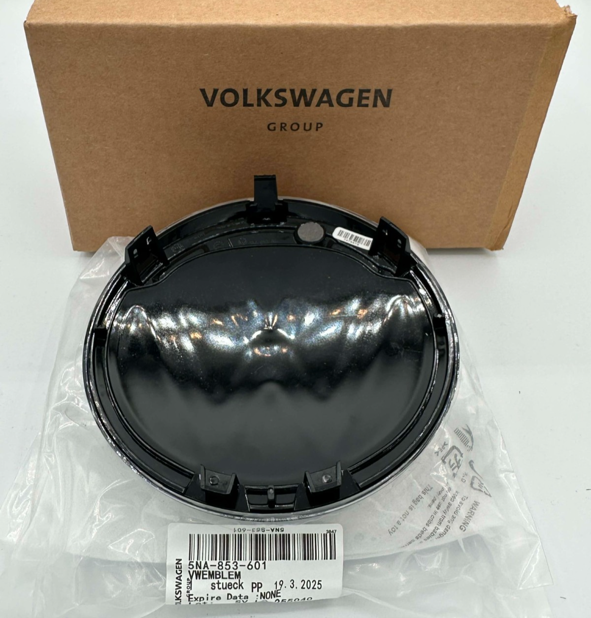NEW OEM 2018-2021 VW Volkswagen Tiguan Front Grille Emblem Badge 5NA ...