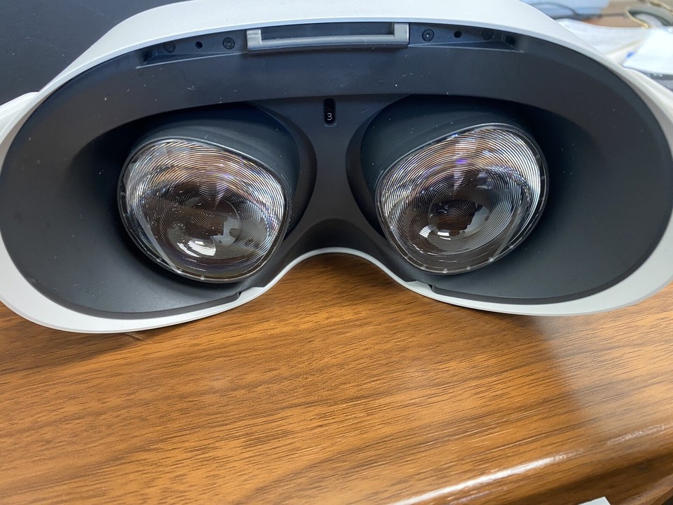 Meta Oculus Quest 2 128GB Standalone VR Headset - ONLY - White- SEE ...