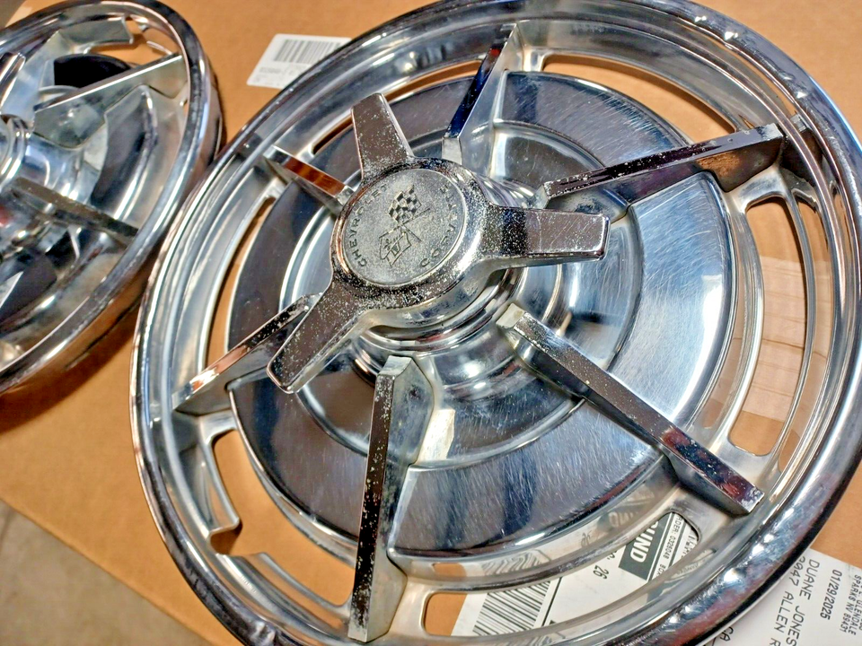 1963 Corvette Hubcap Wheel Covers 1 pair Original w/Spinner & bars ...