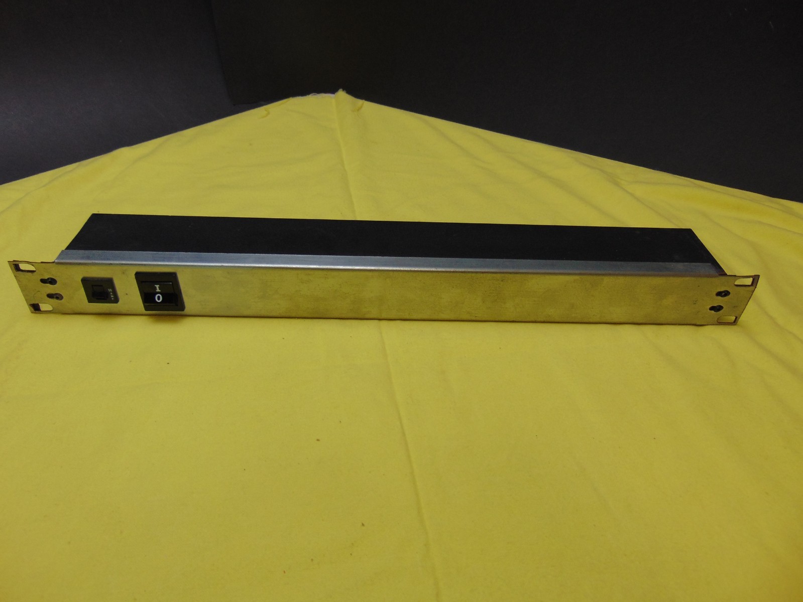 SL Waber Multiple Outlet Strip X911CB-165 Rackmount 10A / 250 VAC | eBay