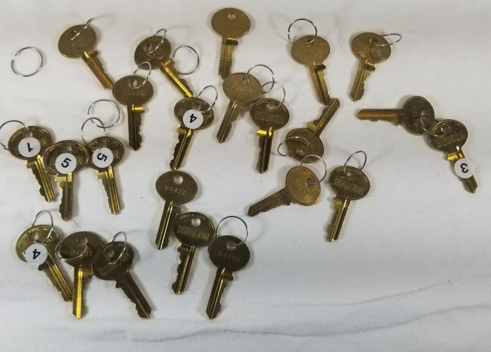 Lot Of 23 Numbered Brass Metal Mailbox Hudson Keys With Rings | eBay