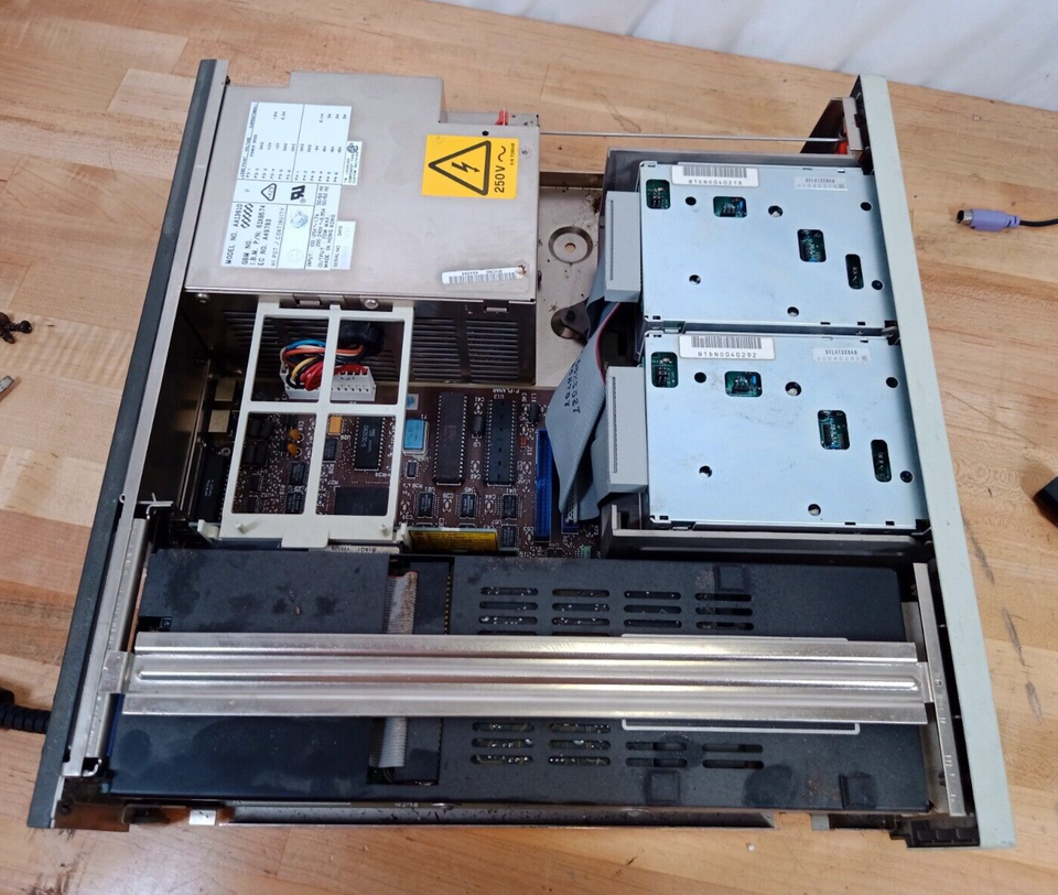 Vintage IBM Personal System/2 Model 30 Desktop Computer 8530-002 Basic ...