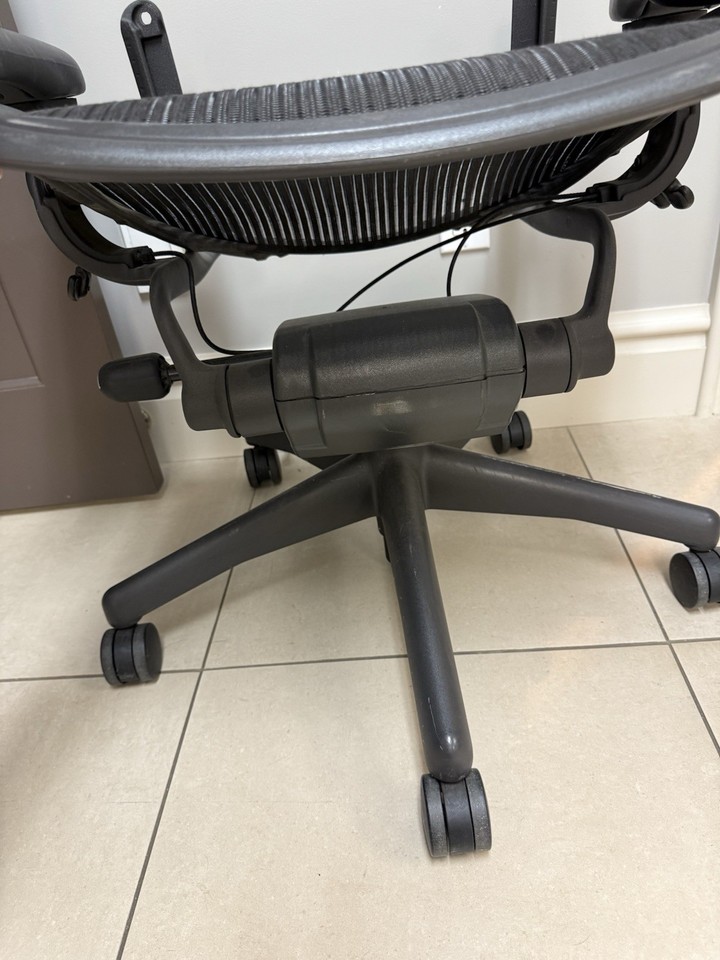 OEM Herman Miller CLASSIC AERON Arms Base / Seat With Defect PARTS Size ...