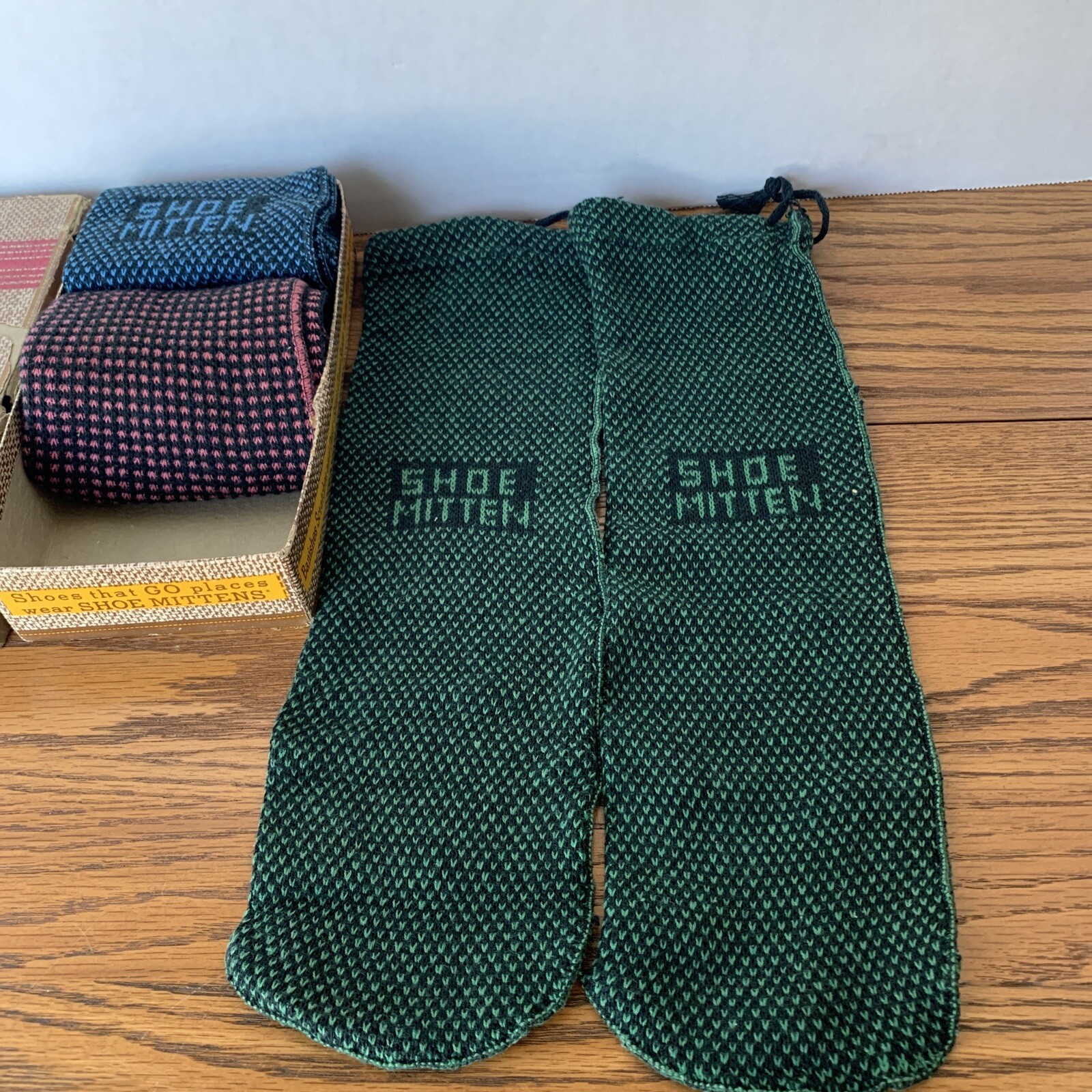 1930’s Custom Knit Shoe Mittens 3- Pairs , 3 Colors I… - Gem