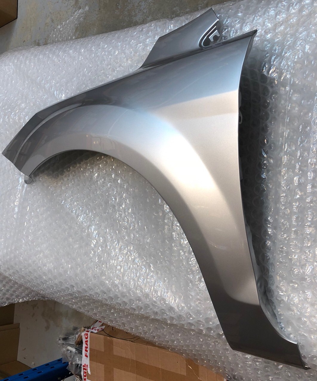 FORD FOCUS 2008-2011 N/S (LEFT) FRONT WING PAINTED MOONDUST SILVER ...